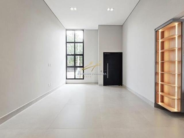 Linda Casa Térrea com 3 Suítes, sendo 1 Master com Closet, Escritório e Piscina em Indaiatuba/SP