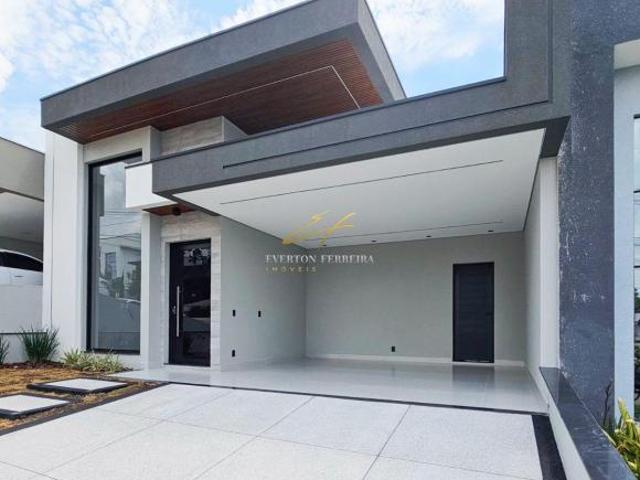 Linda Casa Térrea com 3 Suítes, sendo 1 Master com Closet, Piscina, Condomínio Fechado em Indaiatuba