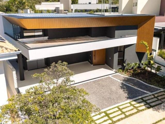 Linda Casa Térrea de Alto Padrão no Condomínio Jardim Residencial Santa Clara – Indaiatuba/SP