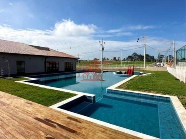 Linda Casa Térrea em Vargem Grande 03 dormitórios, ao lado do Shopping