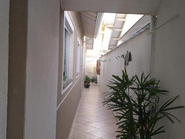 Linda casa Térrea em Arujá 3 dormitórios sendo 1 suite 600 mil