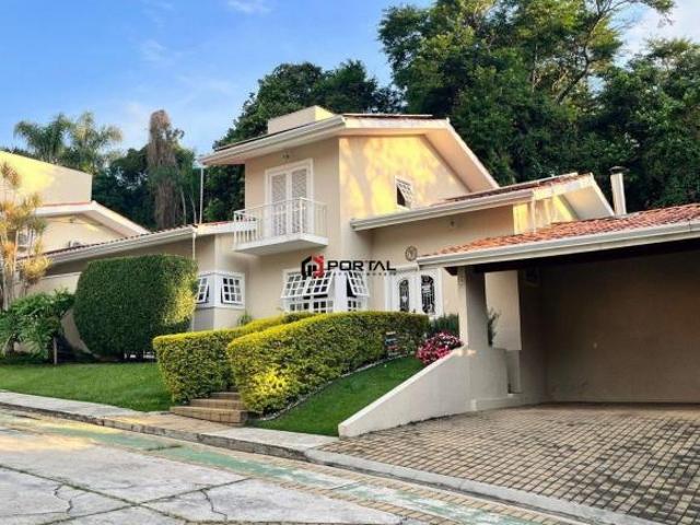 Linda Casa térrea em Condomínio na Granja Viana