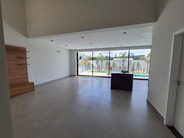 LINDA CASA TÉRREA EM CONDOMÍNIO DE VALINHOS