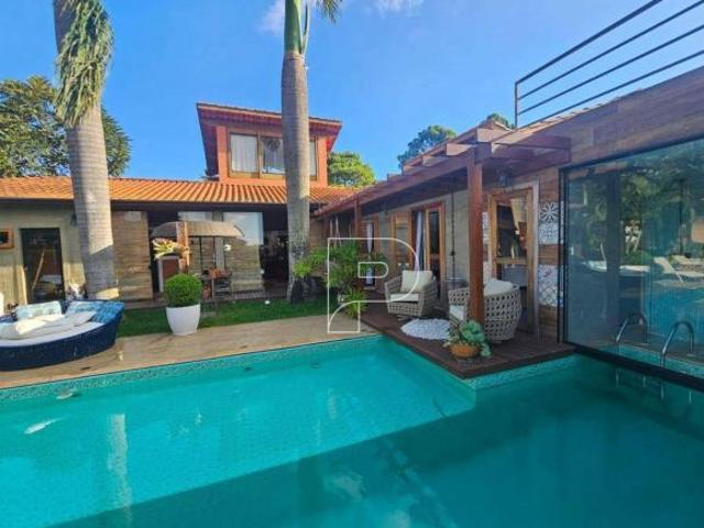 Linda Casa Térrea em Condominio Fechado, com 04 Dormitórios à venda, 180 m² por R$ 1.800.000 Paysa