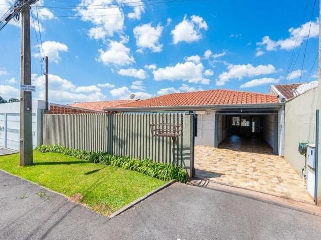 LINDA CASA TÉRREA EM COLOMBO COM 205,00M²