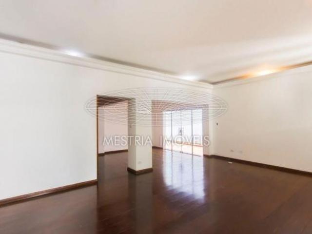 Linda casa térrea em excelente localizaçãor!