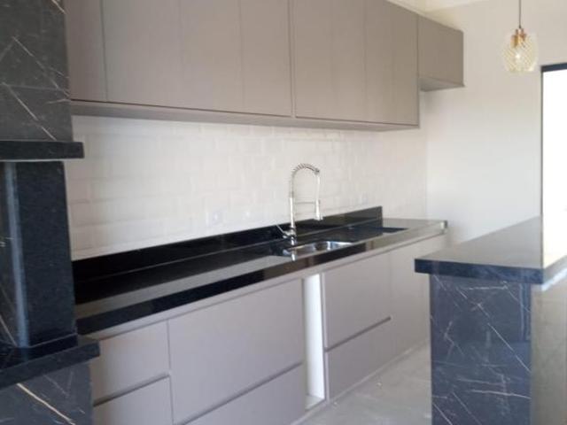 LINDA CASA TÉRREA * EXCENTE CONDOMÍNIO * ÓTIMA LOCALIZAÇÃO