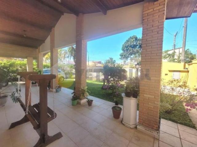 Linda casa térrea localizada próximo a praia, no bairro Porto Novo