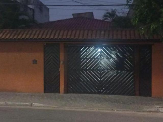 Linda casa térrea na Vila Galvão