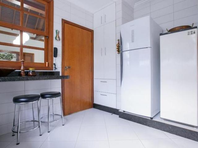 LINDA CASA TÉRREA NA APRAZÍVEL BRAZÓPOLIS NO SUL DE MINAS