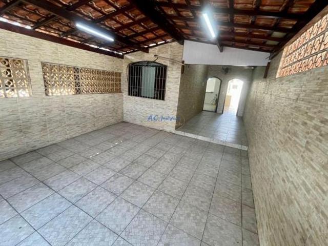 Linda Casa Térrea na Aviação Com Espaço Gourmet e Piscina! Financia!