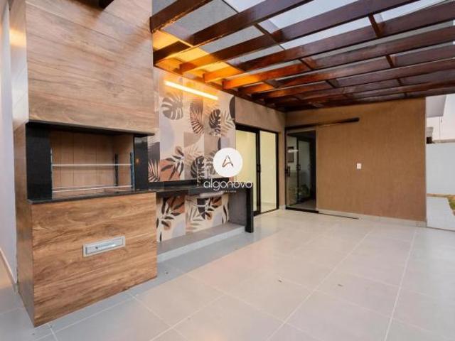 LINDA CASA TÉRREA NO CONDOMINIO ALTO DA BOA VISTA