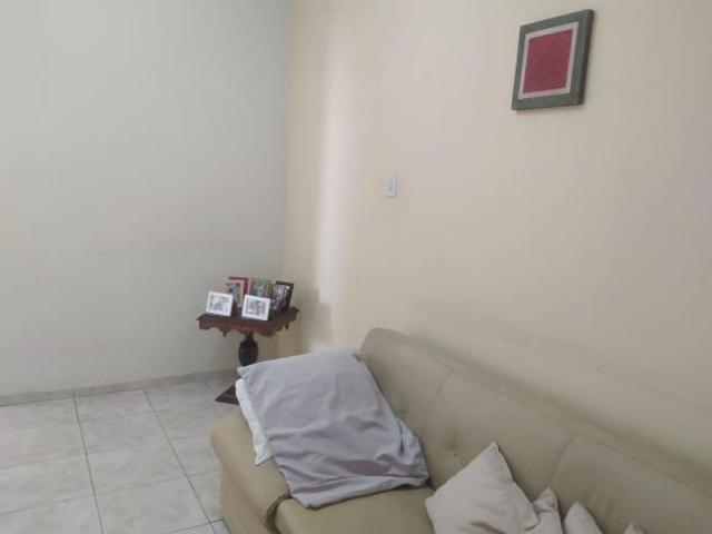 Linda Casa Térrea no Jardim Sorocaba com 3 Dormitórios e Suíte