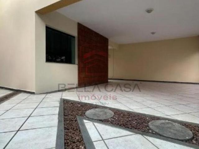 Linda Casa Térrea no Jd Avelino com 3 suítes