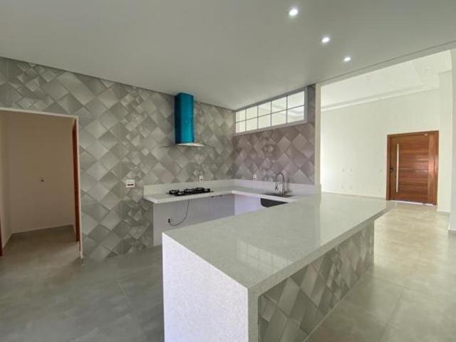 Linda casa térrea, prática e elegante em Araçoiaba da Serra SP