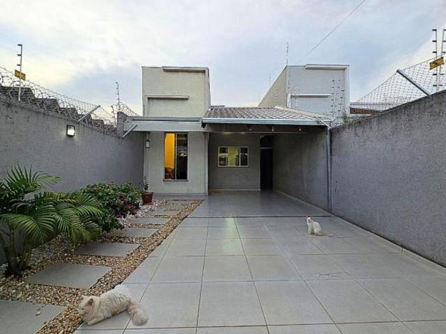 Linda Casa Térrea Rica em Planejados no Universitário