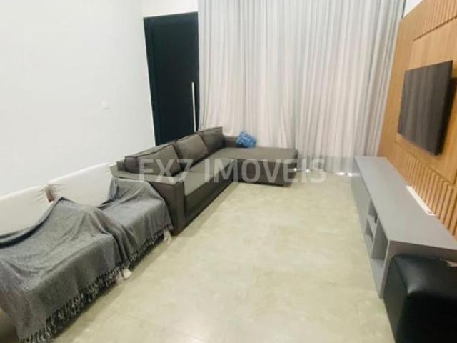Linda casa Térrea Semi Nova no Swiss Park com 3 dormitórios sendo 2 suítes