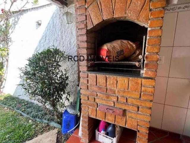 Linda CASA, tipo Sobrado ao lado metrô São Paulo Morumbi