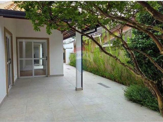 LINDA CASA TOTALMENTE REFORMADA EM ALDEIA DA SERRA SANTANA DE PARNAÍBA/SP!