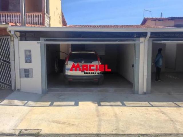 linda casa totalmente reformada, piso interno em porcelanato
