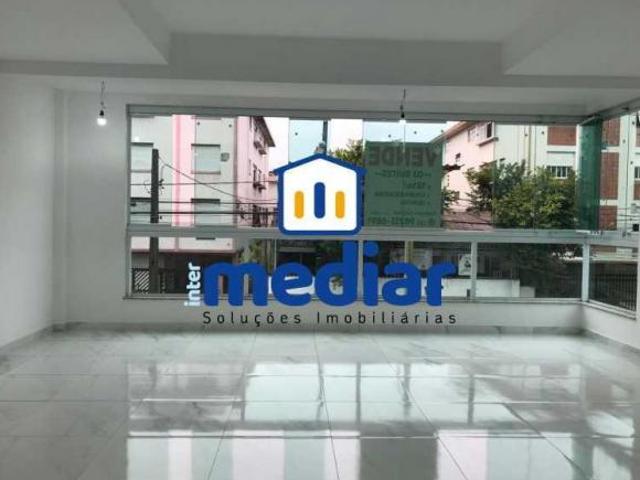 Linda Casa Triplex com 3 Suites, 180m2 no Boqueirão / Santos