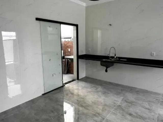 Linda Casa à Venda no Parque Vitória Régia? 3 Dormitórios com Suíte e Churrasqueira!