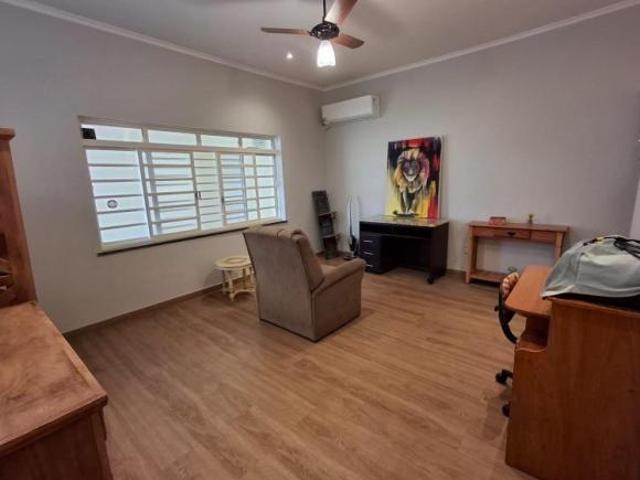 LINDA CASA VILA TIBÉRIO