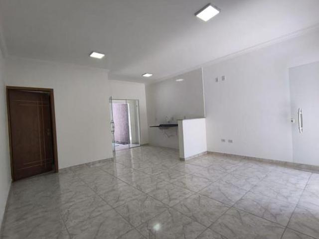 LINDA CASA 2 QUARTOS SENDO UMA SUITE GARAGEM PARA 2 CARROS NO MIGUEL BADRA SUZANO
