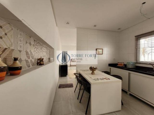 Linda casa 3 dormitórios, 1 suíte, 3 vagas a 100 metros da Praia
