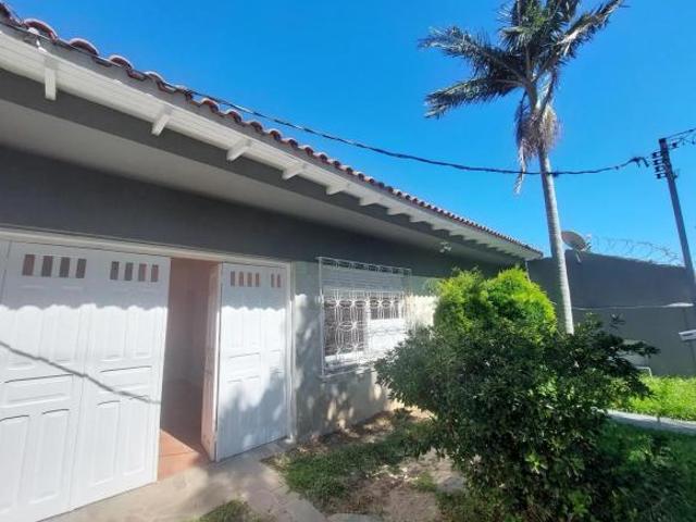 LINDA CASA 3 DORMITORIOS EM BELO TERRENO MUITO BEM LOCALIZADA NO BAIRRO MEDIANEI