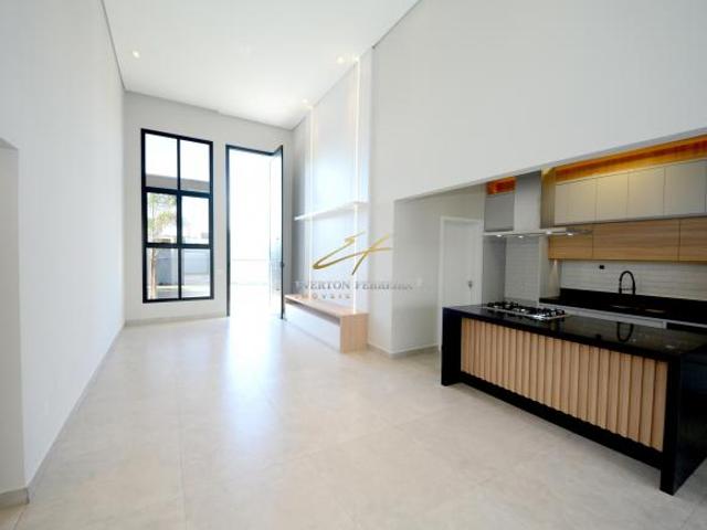 Linda Casa, 3 Suítes, sendo 1 Master com Closet, Escritório e Piscina,Indaiatuba