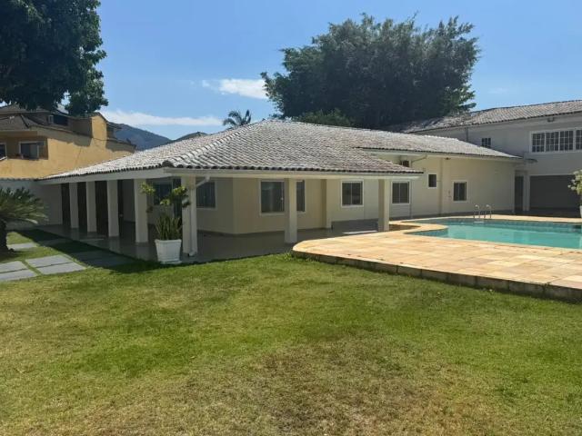 Linda Casa, 3 Quartos, 2 Suítes, no Rio Mar 1 Barra da Tijuca RJ
