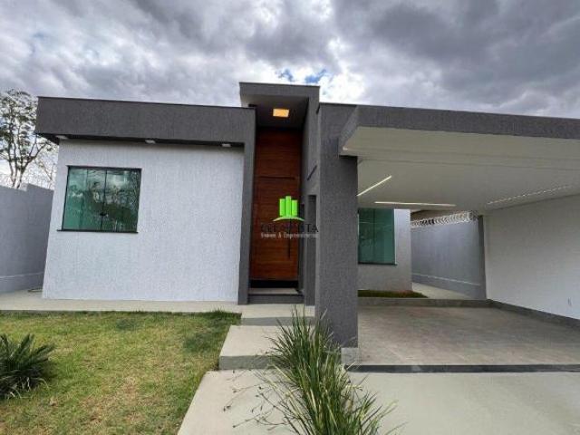 Linda casa 3 quartos
