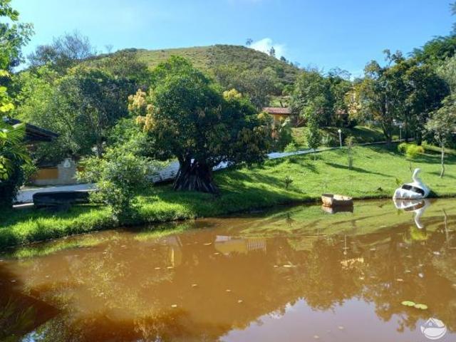 LINDA CHÁCARA COM PISCINA E LAGO EM SÃO JOSÉ DOS CAMPOS/SP