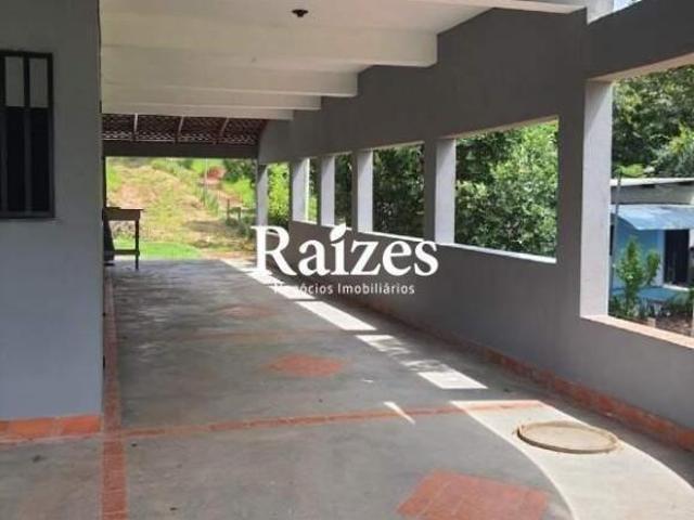 Linda chácara na represa emborcação com 3/4 sendo 1 suíte