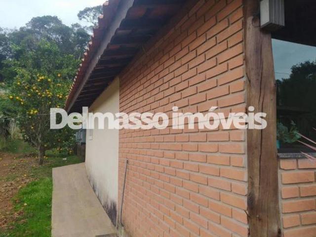 Linda chácara à 6 km da Bunjiro Nakao em condomínio fechado!