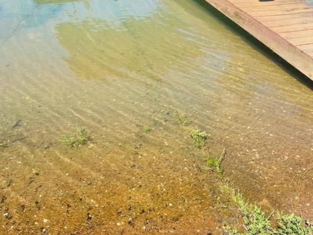 LINDA CHÁCARA A BEIRA DA REPRESA DE IGARATÁ PÉ NA AGUA, NO CONDOMINIO PORTO ALPINA EM IGARATA