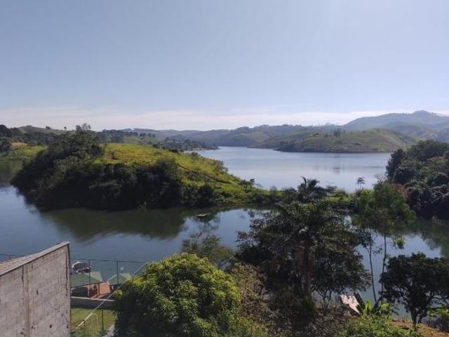 LINDA CHÁCARA Á BEIRA DA REPRESA DE IGARATÁ PÉ NA AGUA NO CONDOMINIO PORTO ALPINA EM IGARATA SP