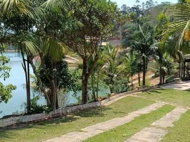 LINDA CHÁCARA A BEIRA DA REPRESA DE IGARATÁ PÉ NA AGUA, NO BAIRRO RECANTO DE IGARATA, EM IGARA