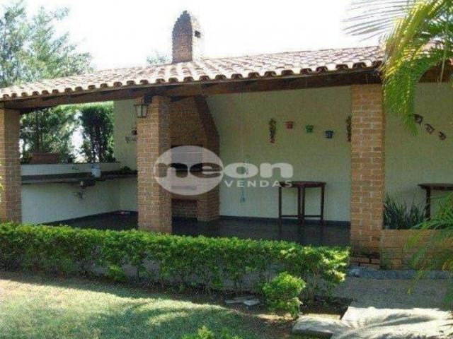 Linda Chácara à Venda no Morumbi, Itu com 2500m² de área