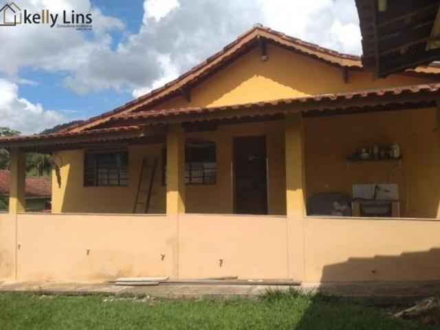 Linda chácara a venda na cidade de Pinhalzinho, com área total de1000 M², sendo 210 M² de área const