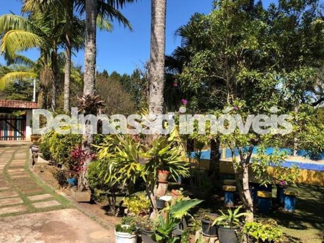 Linda chácara com 4.100 m²!