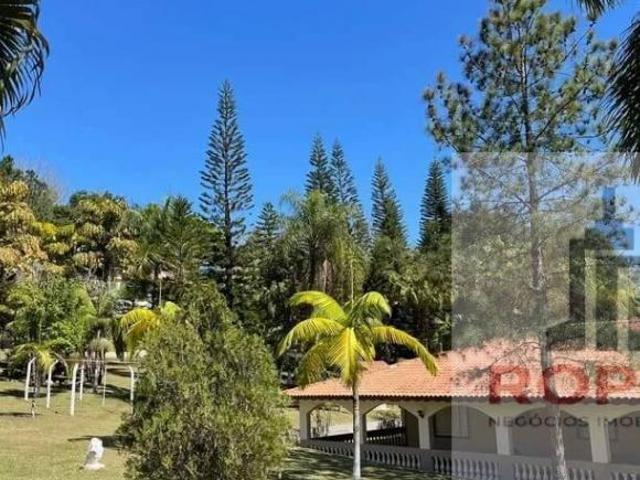 Linda Chácara com 9.339 m²/Casa Sede e Lazer à Venda em Jacarei