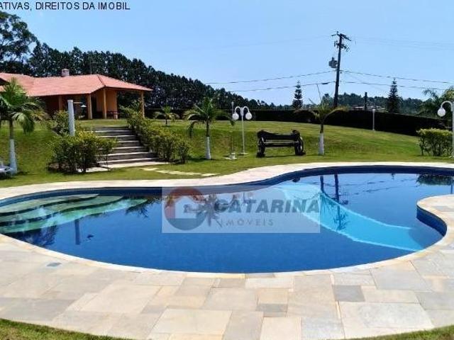 Linda chácara com 15 mil m² no Residencial Porta do Sol