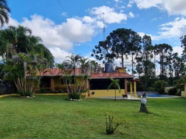 Linda chácara com 2.000 m² próximo ao centro!