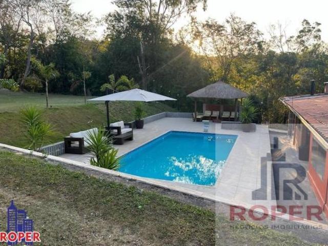 LINDA CHÁCARA COM 2.500 M²/CASA SEDE /PISCINA/ÁREA GOURMET COM ESCRITURA À VENDA EM SÃO ROQUE