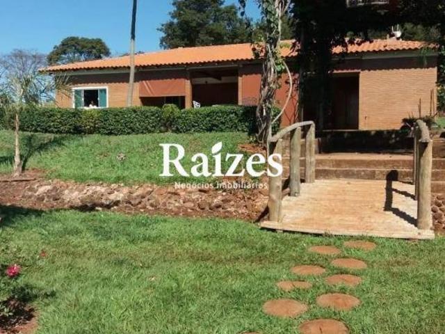 Linda Chácara com 3/4 sendo 1 suíte