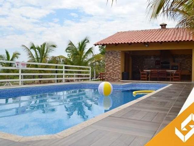 LINDA CHÁCARA COM 3 QUARTOS TODOS COM AR, QUIOSQUE E PISCINA COM AQUECIMENTO SOLAR