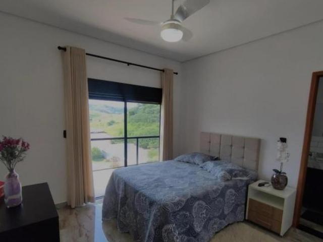LINDA CHÁCARA COM VISTA PARA REPRESA DE IGARATÁ, NO CONDOMINIO PORTO ALPINA EM IGARATA SP