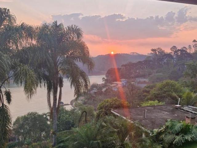 LINDA CHÁCARA COM VISTA PARA REPRESA,NO BAIRRO RECANTO DE IGARATA, EM IGARATÁ SP